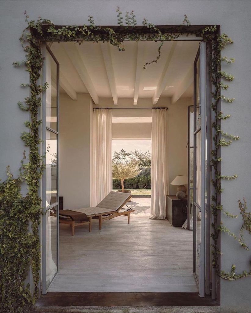 This Cosy Casa With Minimalist Interiors Is a Gem for Comfort