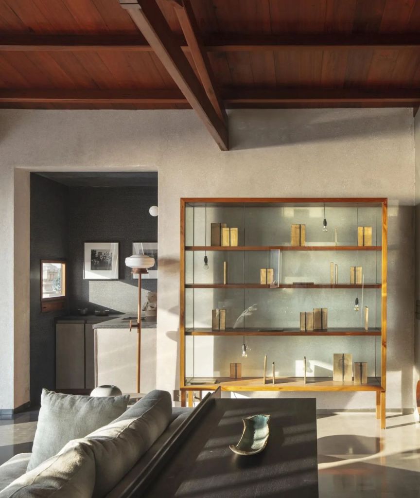 This Sea Facing House in Mumbai With Stunning Interior Details