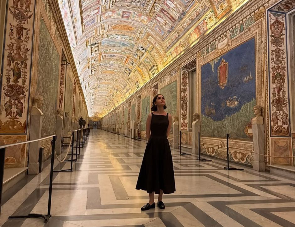 Emily in Paris Cast Takes Private Entry in the Vatican Museums: Season ...